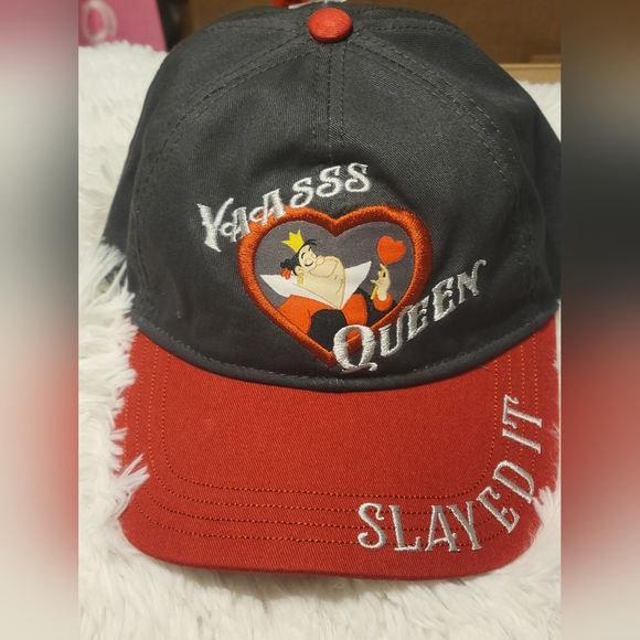 Disney | Accessories | Disney Alice In Wonderland Queen Of Hearts Hat ...
